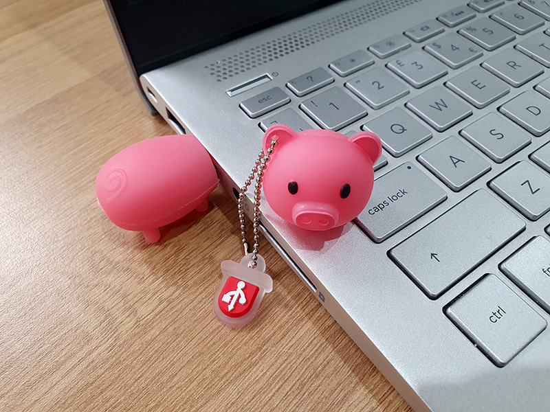 Pink Pig USB Flash Drive - 32GB - USB Stuff